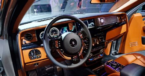 포토 호화스러움 그 자체인 롤스로이스 뉴 팬텀의 실내 공간