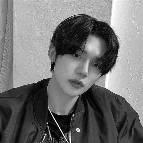 ©𝚍𝚎𝚊𝚍𝚐𝟶𝚝𝚑𝚒𝚎 Black And White Txt Aesthetic Yeonjun Poster Black And