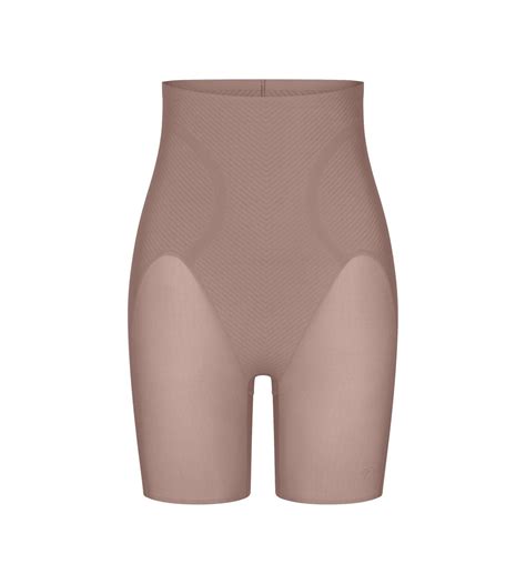 Bmu Illusion Curve In Chocolate Mousse Triumph