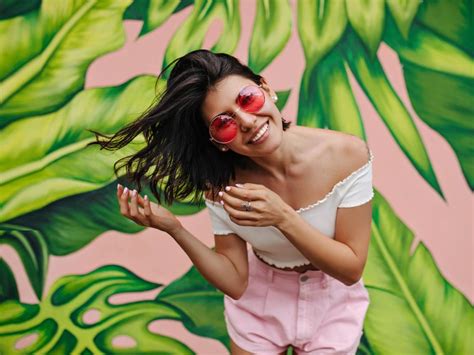 Раци юли събужда игривата ви страна носи ви флирт и сбъднати мечти Зодии и астрология Woman Bg