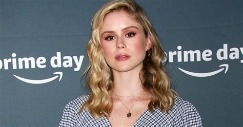 Erin Moriarty La Escena Del Reloj