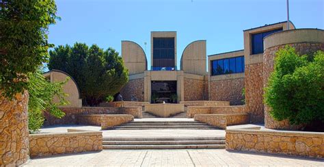 Iconic Architecture The Tehran Museum Of Contemporary Art Saharchitects