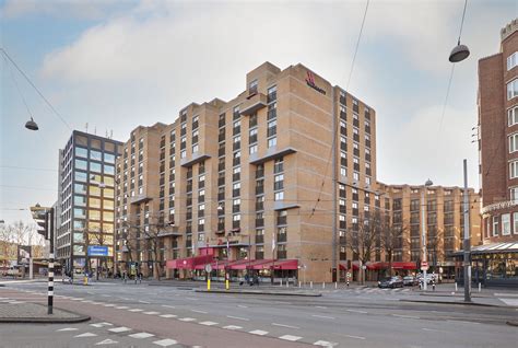 Quiet Door Closers In The Amsterdam Marriott Hotel Geze