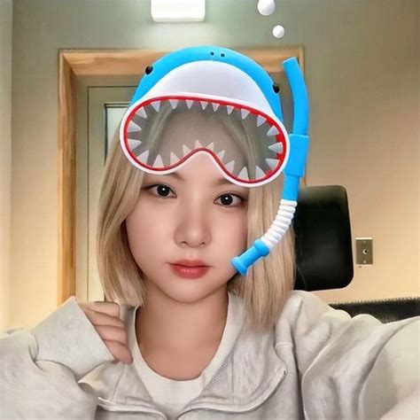 Gfriends Eunha Jung Eunbi Vlive 210428 Selebritas Kecantikan