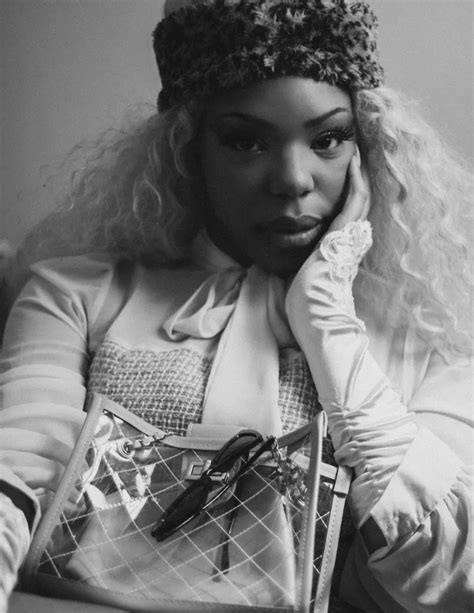 Aqueira Maxim Cover Girl