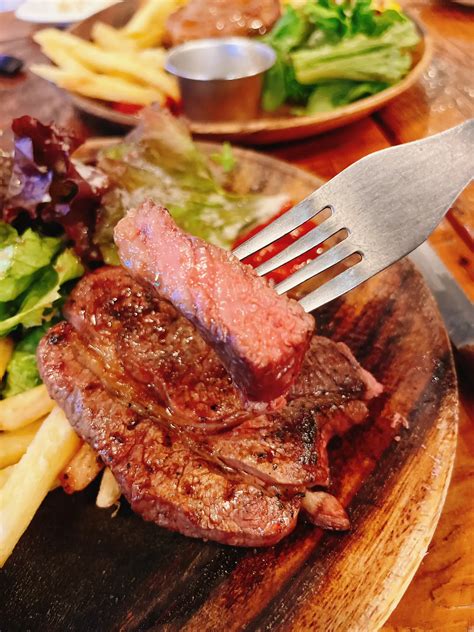 御徒町で見つけた！コスパ最高！肉専門バルのステーキランチ Yama I東京カフェ・グルメが投稿したフォトブック Lemon8