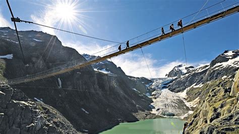 Pont Du Trift Un Pont Suspendu Spectaculaire Suisse Tourisme