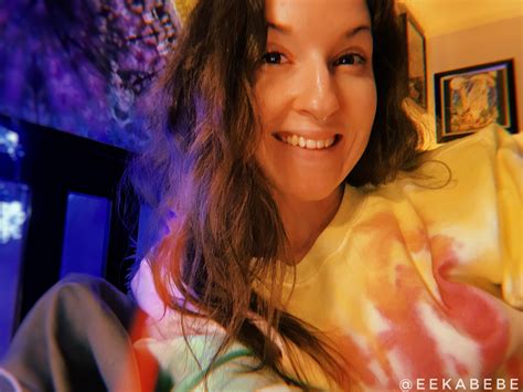 Hi Im Eeka 🌻 Scrolller