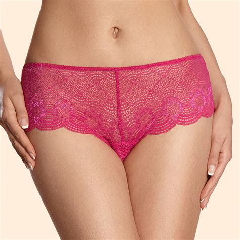 A Quick Look At The Range Of Panties When You Buy Lingerie Online