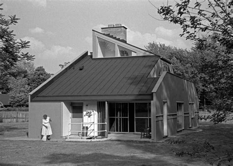 Postmodernism Vanna Venturi House By Robert Venturi