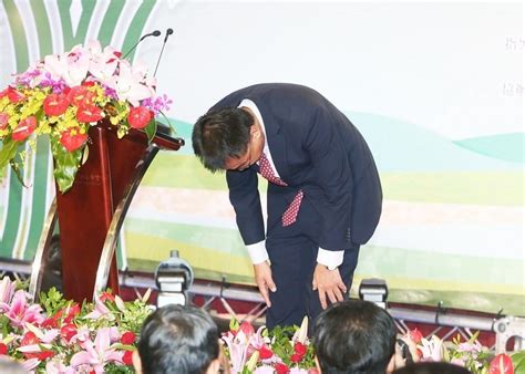 Хугацаа нь дууссан өндөгнөөс үүдсэн дуулианы улмаас Тайванийн сайд огцров