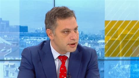 Сиди От БСП не вярваха във вируса но Нинова бе приета във ВМА без да чака на опашка Новини бг