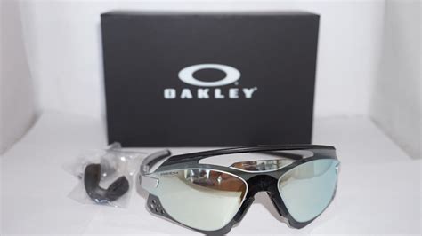Oakley New Sunglasses Xeus Ag Limited Ed Silver Black Silver Mirrror Oo9226 0147 Ebay