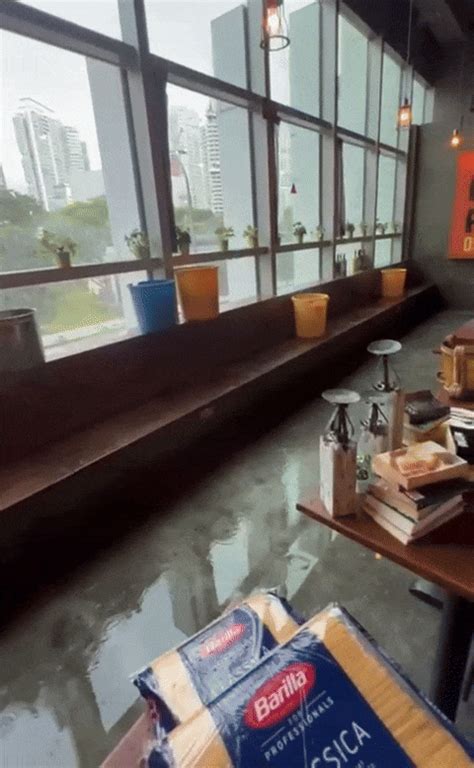 Water Leak At Orchard Gateway Forces Restaurant To Cancel Packed Reservations And Turn Guests Away
