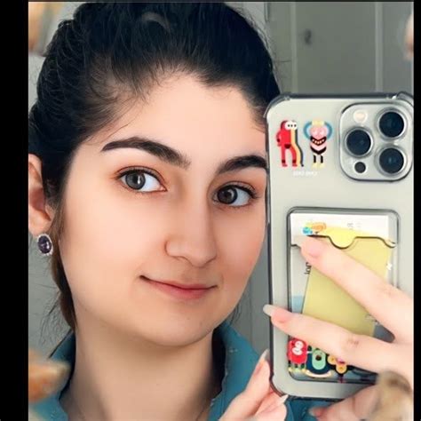 ‎آیدا‎ Aydahdrp • Threads Say More