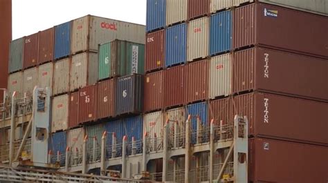 Ybm Cnn 영어뉴스 브리티시컬럼비아주는 경치 좋은 자연환경 속에서 무역이 번영의 핵심으로 자리 잡은 곳입니다 특히 환태평양 무역의 중심지인 밴쿠버 항구는 작년에만