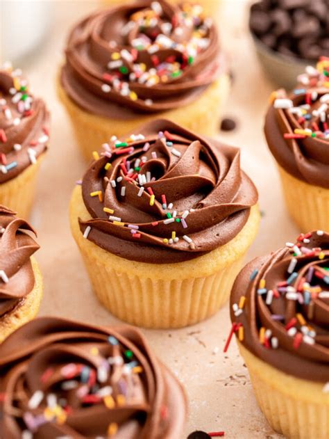 Chocolate And Vanilla Cupcakes Julie Marie Eats