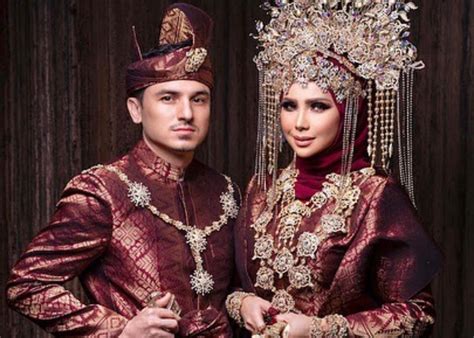 Lelaki Muda Lebih Pilih Wanita Berusia Sebagai Teman Ini Sebabnya