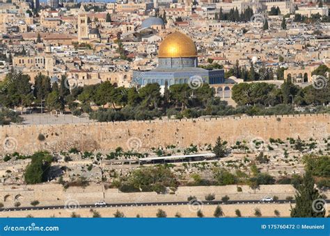 Panoramic View To Jerusalem Old City And The Temple Mount Editorial