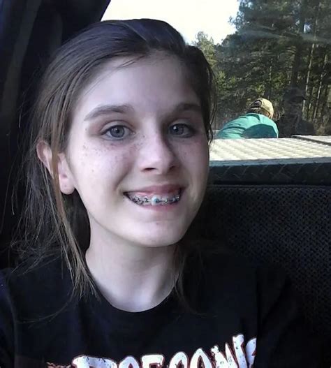 سلفی عجیب دختر 13 ساله جنجال به پا کردعکس