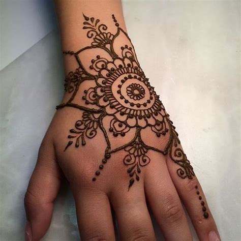 30 Simple And Easy Henna Flower Designs Of All Time • Keep Me Stylish
