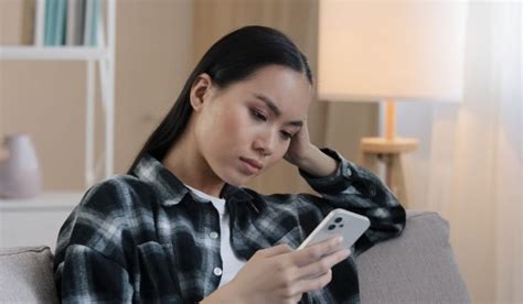 Need To Stop Yourself From Texting Someone Try These Hacks