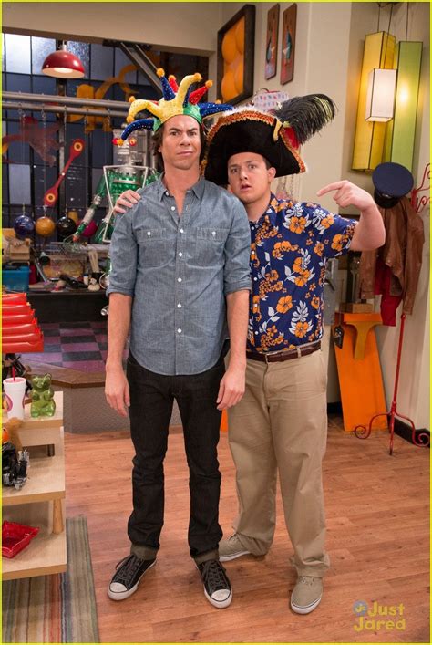 Miranda Cosgrove And Jennette Mccurdy Icarly Series Finale Tonight