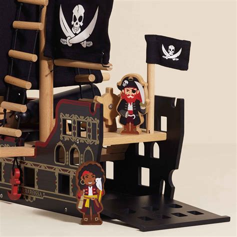 Le Toy Van Barbarossa Pirate Ship And Characters Tv246 Pretend Play