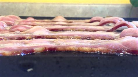 Cooking Nueskes Bacon Youtube