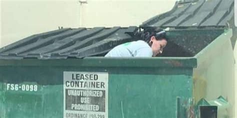 Tx Mom Earns 2 500 By Dumpster Diving Video Comic Sands