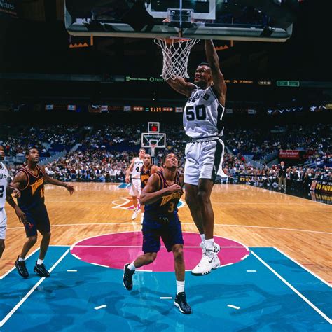 David Robinson Dunks David Robinson Nba San Antonio Spurs 92 93