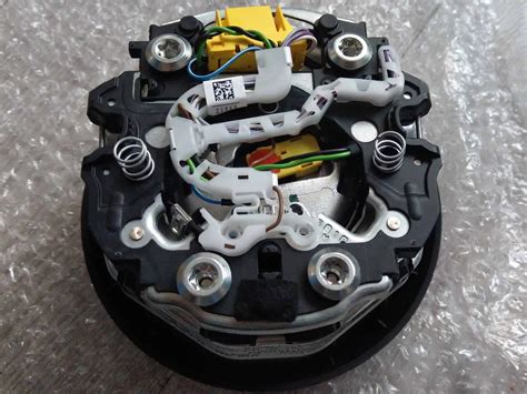 Pictures Of The Wirings From The Drivers Airbag Pictures Of The Wirings From The Drivers Airbag