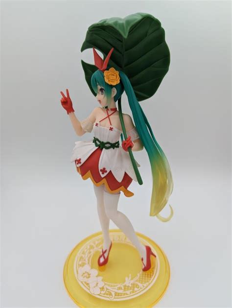Hatsune Miku Wonderland Figure Thumbelina Version Den Den Collectibles