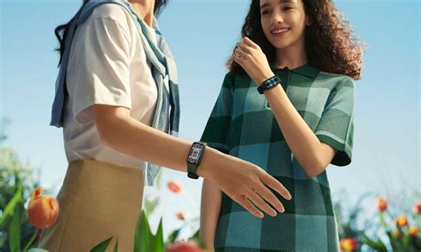 Huawei Band 8 czarny - Smartbandy - Sklep komputerowy - x-kom.pl