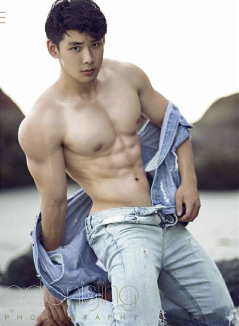 ปักพินโดย ⁹12 ️jem ️30⁹ Angeles ใน Hunk Guys