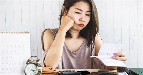 People Who Grew Up Lower Middle Class Often Struggle With These 10