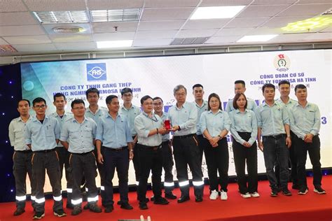 Công ty Formosa Hà Tĩnh biểu dương nhân viên ưu tú làm việc lâu năm