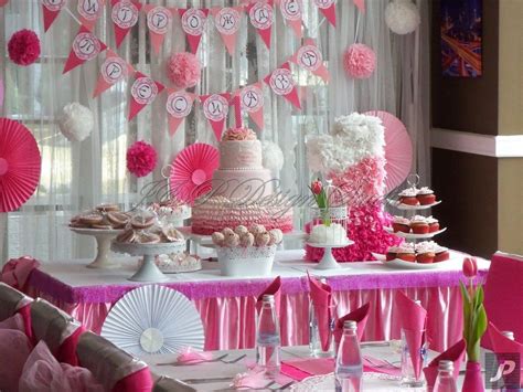 Хуманистична вина влюбчив декорация на ниво насърчаване основател