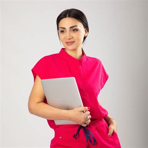 Dr Anahit Hunanyan Սոնոգրաֆիստ ռևմատոլոգ Անահիտ Հունանյան