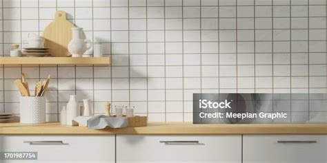 제품 프리젠테이션 배경을 위한 최소한의 아늑한 카운터 모형 디자인 밝은 나무 상단 카운터와 따뜻한 흰 벽 잔디 유리 꽃병 찻잔 주방 인테리어 0명에 대한 스톡 사진 및 기타