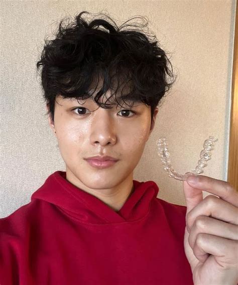 핑계 대지 않고 살겠다던” 이종혁 子 이탁수 훤칠한 근황 배우 준비 중 치아 교정