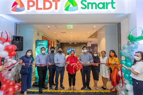 Pldt Smart Unveil First Of Its Kind Digital Hubs To Serve Customers In Pampanga Davao Punto