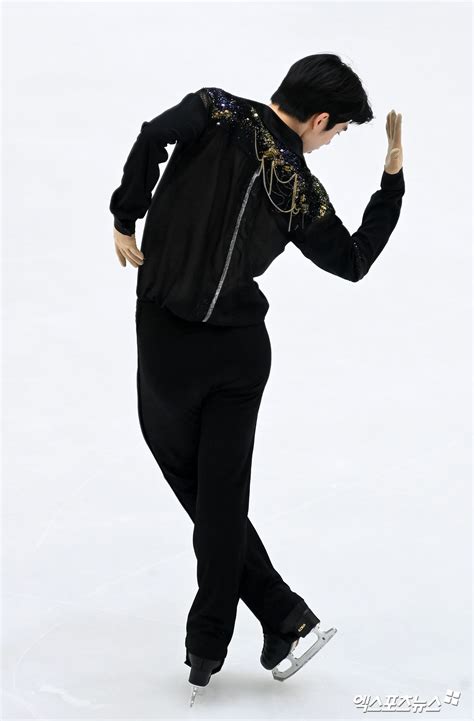 차준환 시작부터 시선 집중[포토]