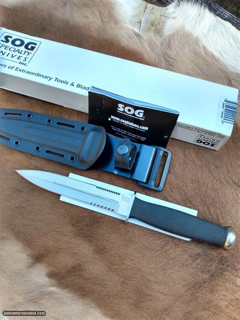 SOG Desert Dagger