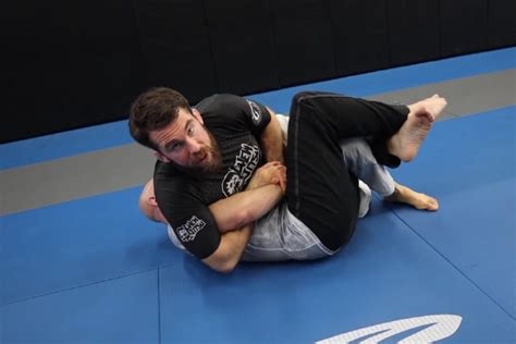 Stuck In Top Half Guard Attack The Kimura And Youll Pass The Guard