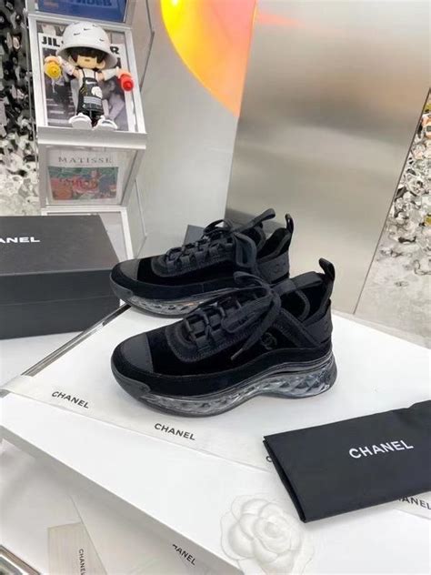 Кросівки — ціна 2800 грн у каталозі Кросівки Купити жіночі речі за доступною ціною на Шафі