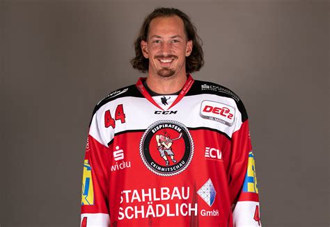 Taylor Doherty Beendet Seine Karriere Drei Weitere Spieler Verlassen Den Eishockey