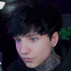 xCry Estadísticas de Twitch y Visión General de Canales