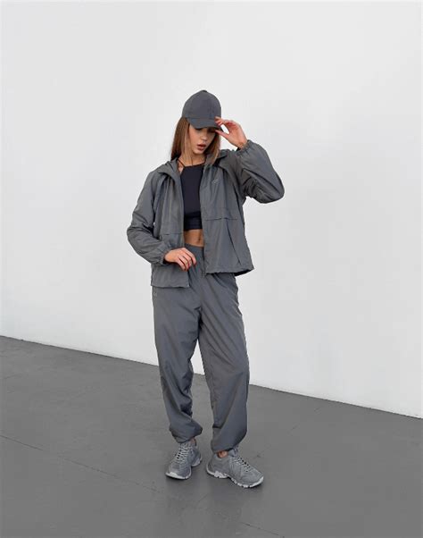 Джогери оверсайз з плащової тканини сірі купити в Києві Штани Спортивні штани в магазині
