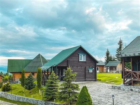 Літні вечори в Карпатах — це окрема магія ⠀ Тепло яке не пече тиша